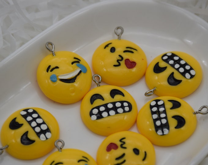 Cute Girl Face Resin Cartoon Simulation Fake Food for DIY Jewelry ...