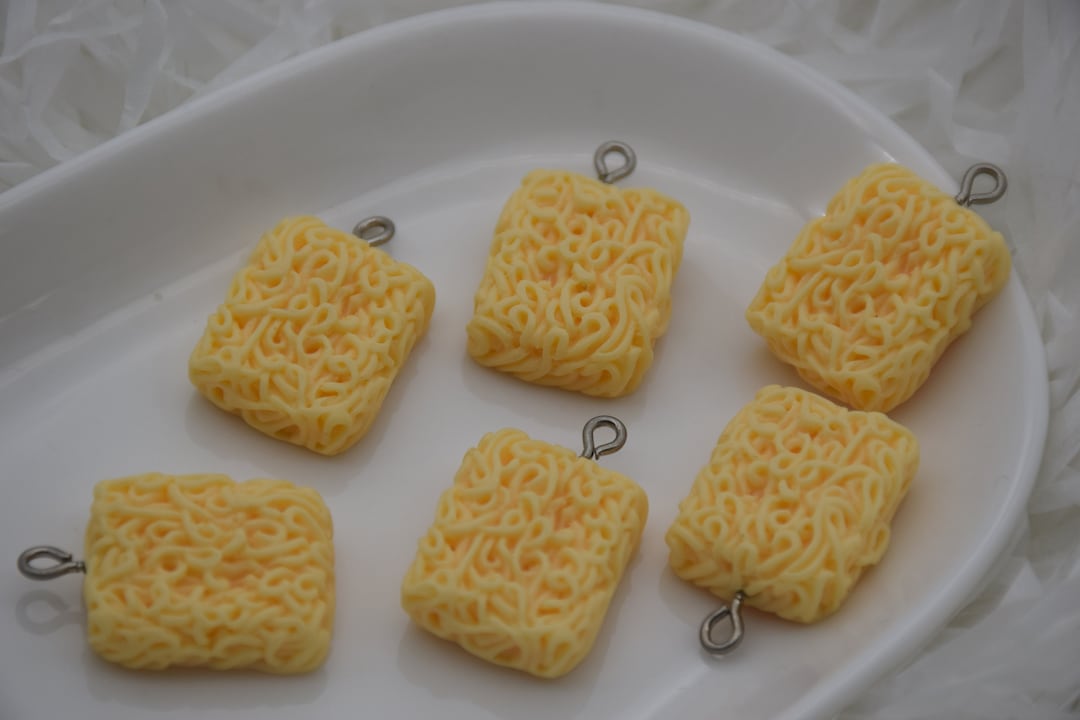 12 Resin/plastic Instant Noodles Ramen Cabochons,christmas Tree ...