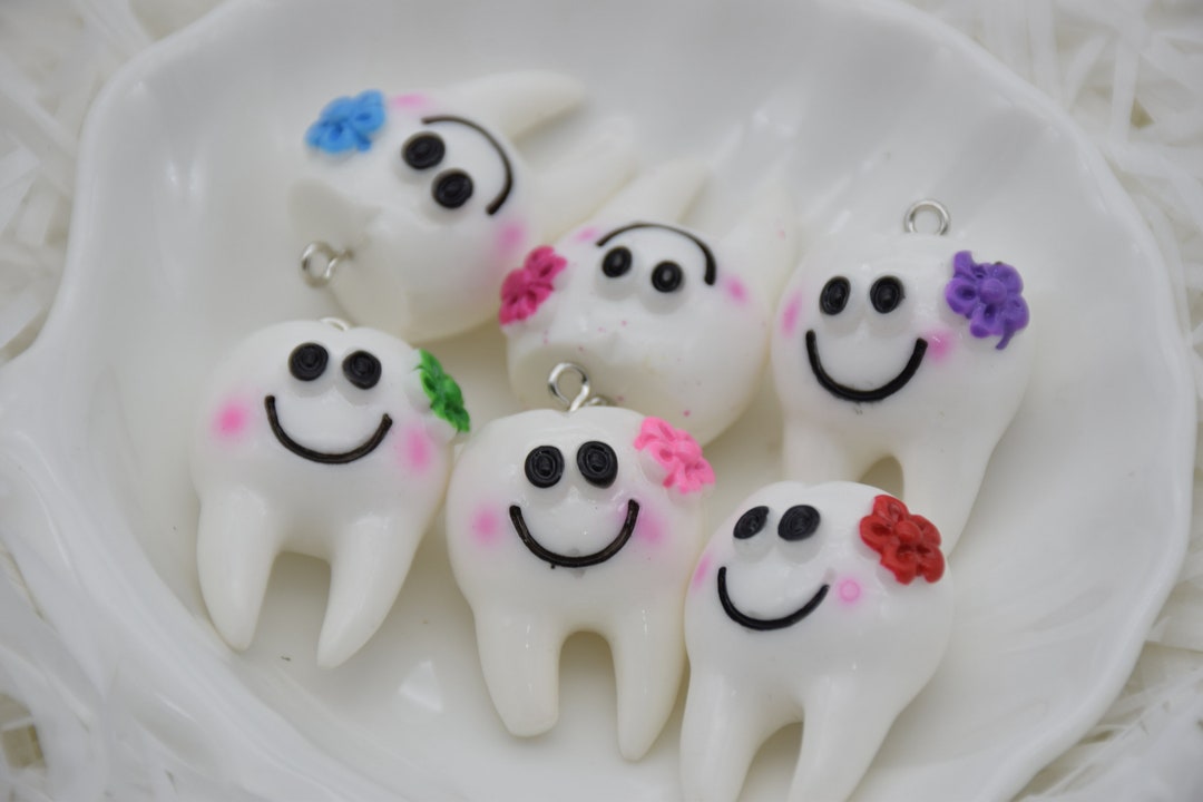 8 Resin/plastic False Fake Teeth Cabochons,christmas Tree Ornament ...