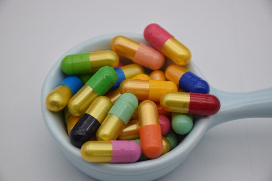 Mix Colors-100 Kawaii Pill Capsule Cabochons Blank Message Letter Heart ...