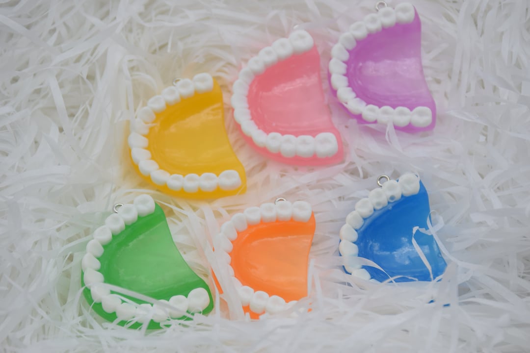 6 Resin/plastic False Fake Teeth Cabochons,christmas Tree Ornament ...