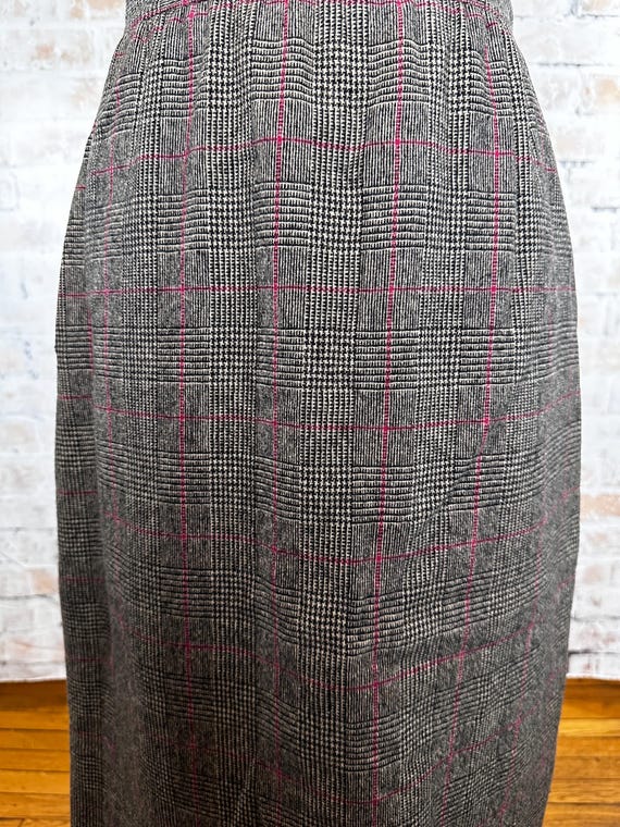 True Vintage 1960s 100% Wool Shell Gray, Brown and Pi… - Gem