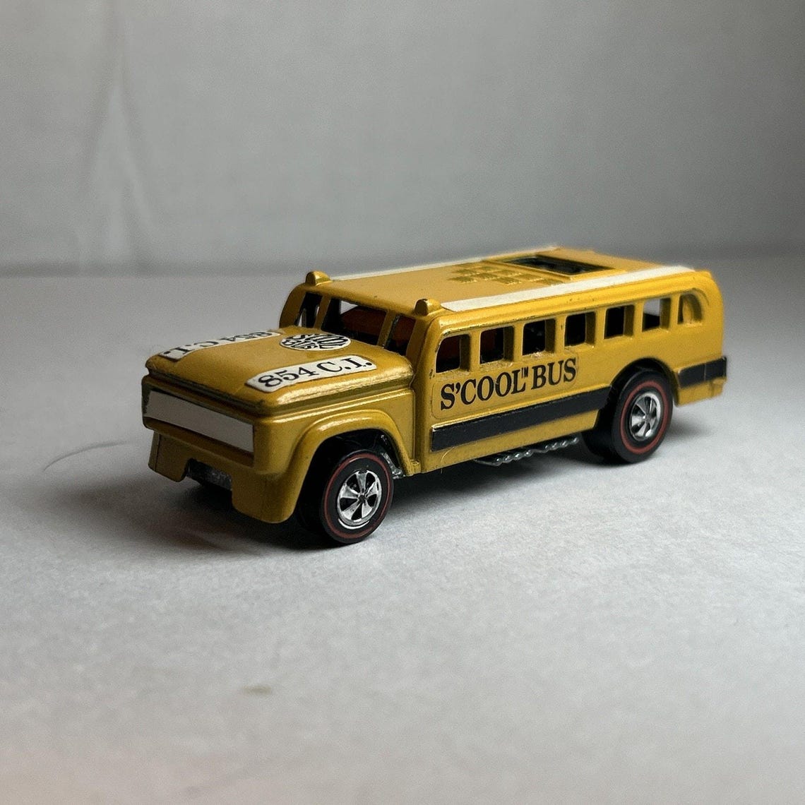 Hot Wheels Redline 1970 S’cool Bus Yellow Near Mint W/ Button ...