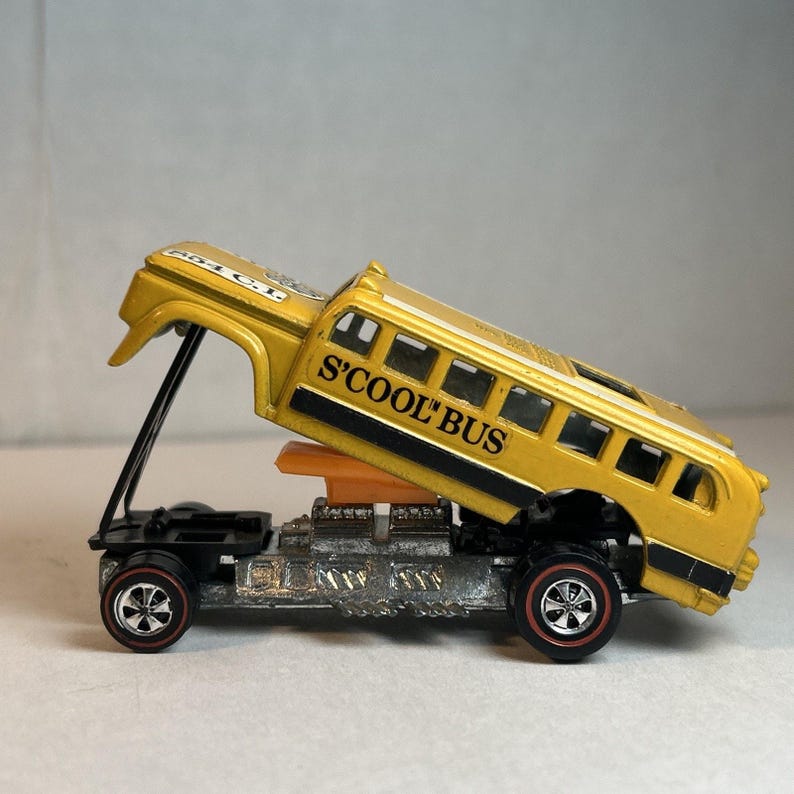 Hot Wheels Redline 1970 S’cool Bus Yellow Near Mint W/ Button ...