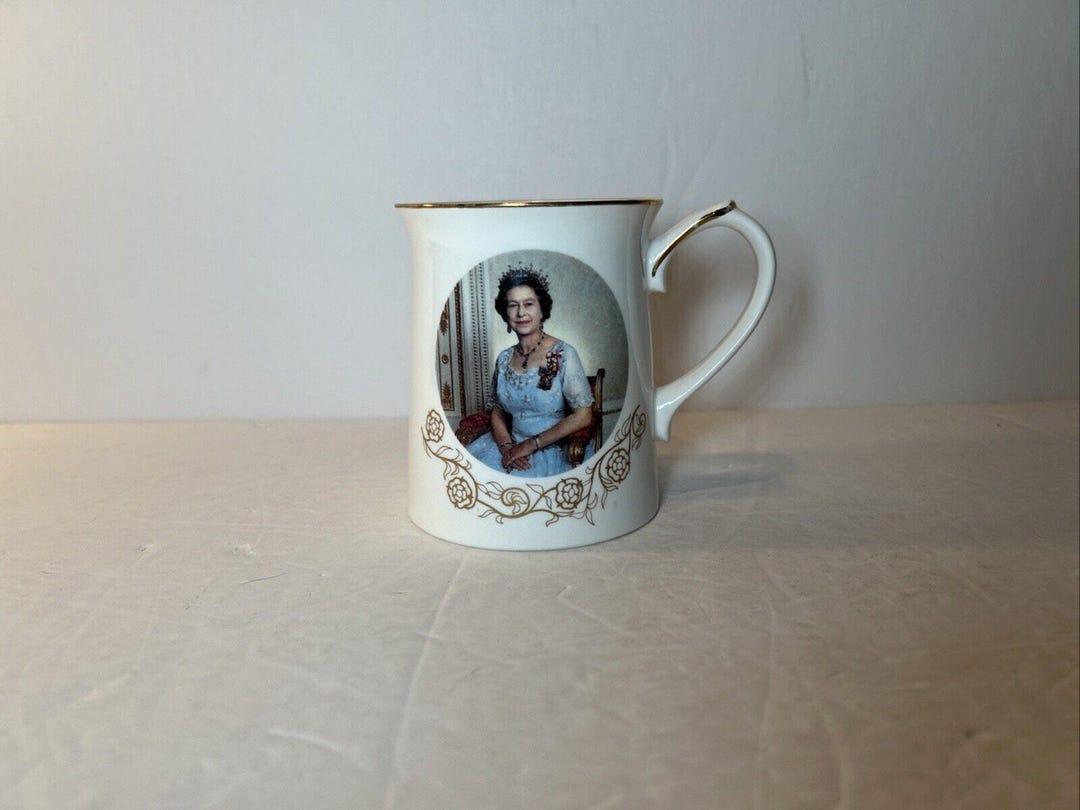 Queen Elizabeth II 40th Anniversary Commemorative Cup Hand Decorated by ...