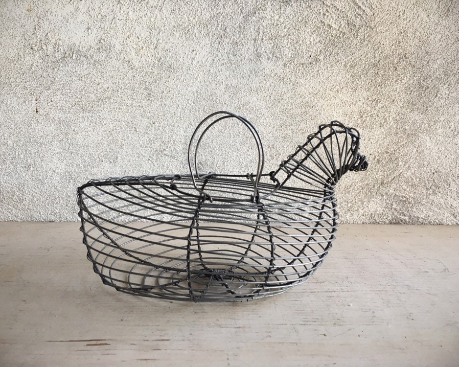 Small Vintage Metal Wire Chicken Shaped Egg Gathering Basket, Primitive ...