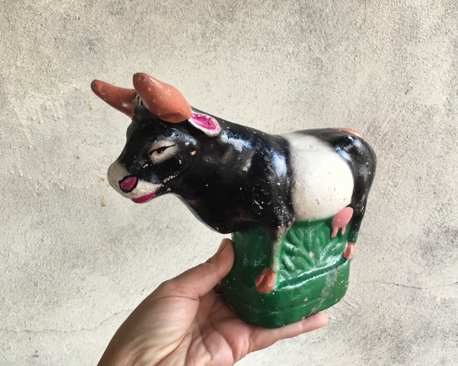 Vintage cow bank pottery folk art sculpture Ecuador fair prize Holstein ...
