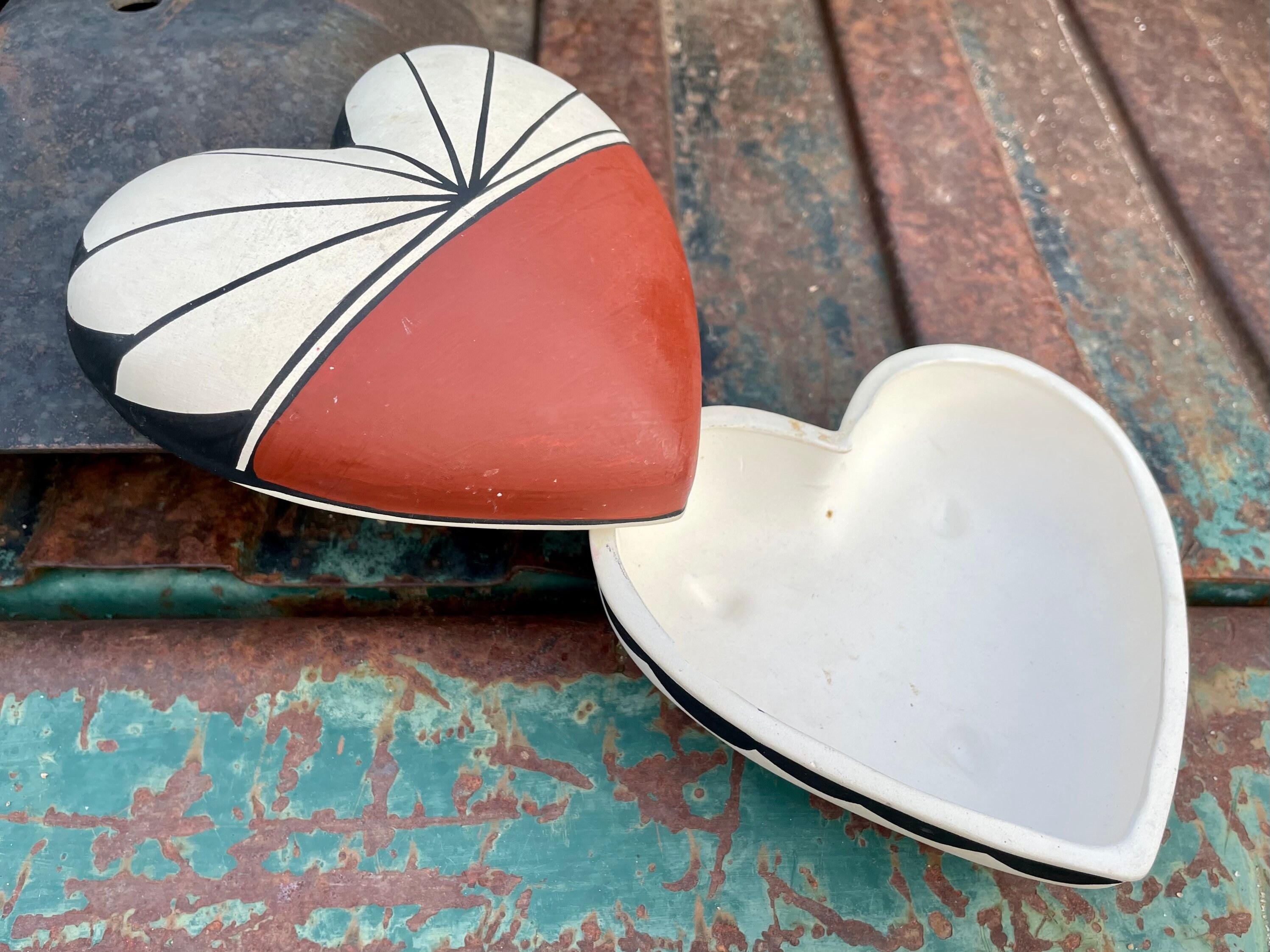 1993 Pottery Heart Trinket Box Signed Acoma New Mexico, Mold Poured ...