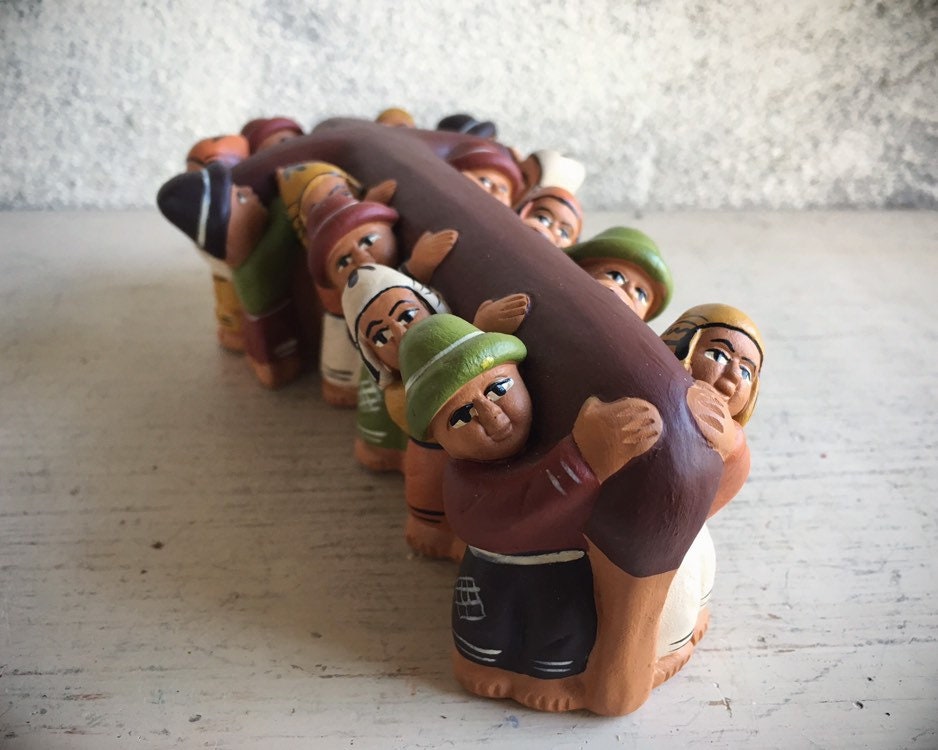 Peruvian Pottery Figurine Carrying the Cross Penitente Semana Santa ...