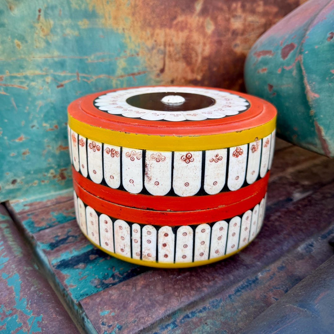 Vintage Distressed Round Lidded Box Mosaic Style Made With Horn ...