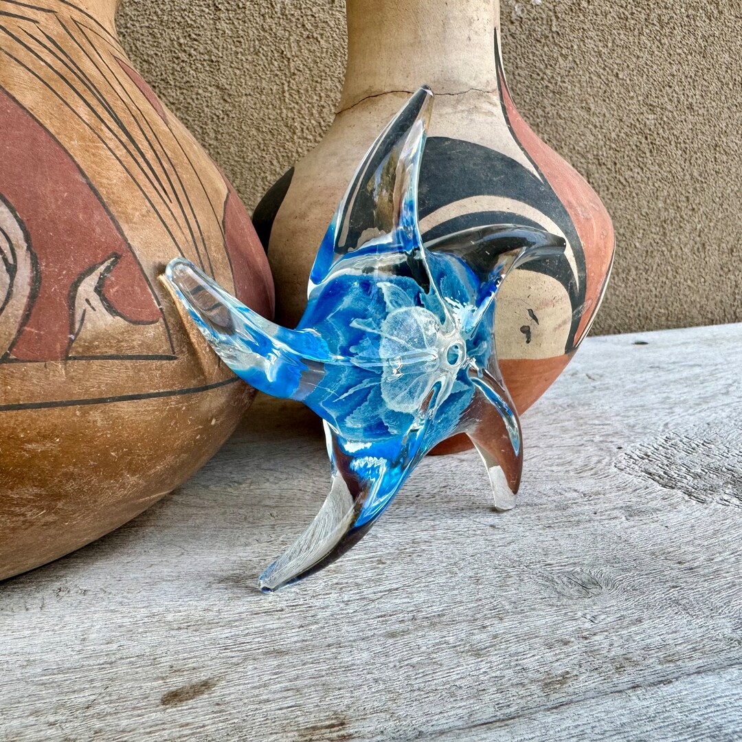 Vintage Dynasty Gallery Art Glass Paperweight Blue Starfish Glow-in-the ...