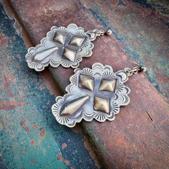 Vintage Navajo Sterling Silver Repousse Earrings Cros… - Gem