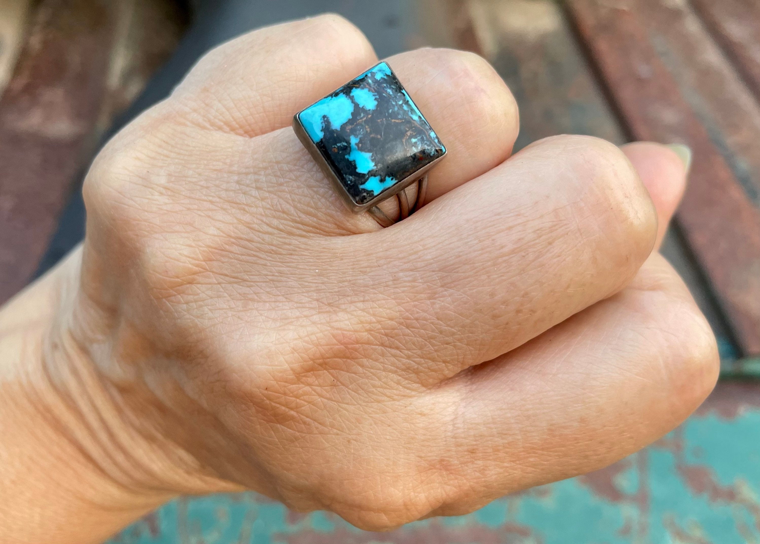 Vintage Bisbee Turquoise Stone Ring on Square Geometric Foundation ...