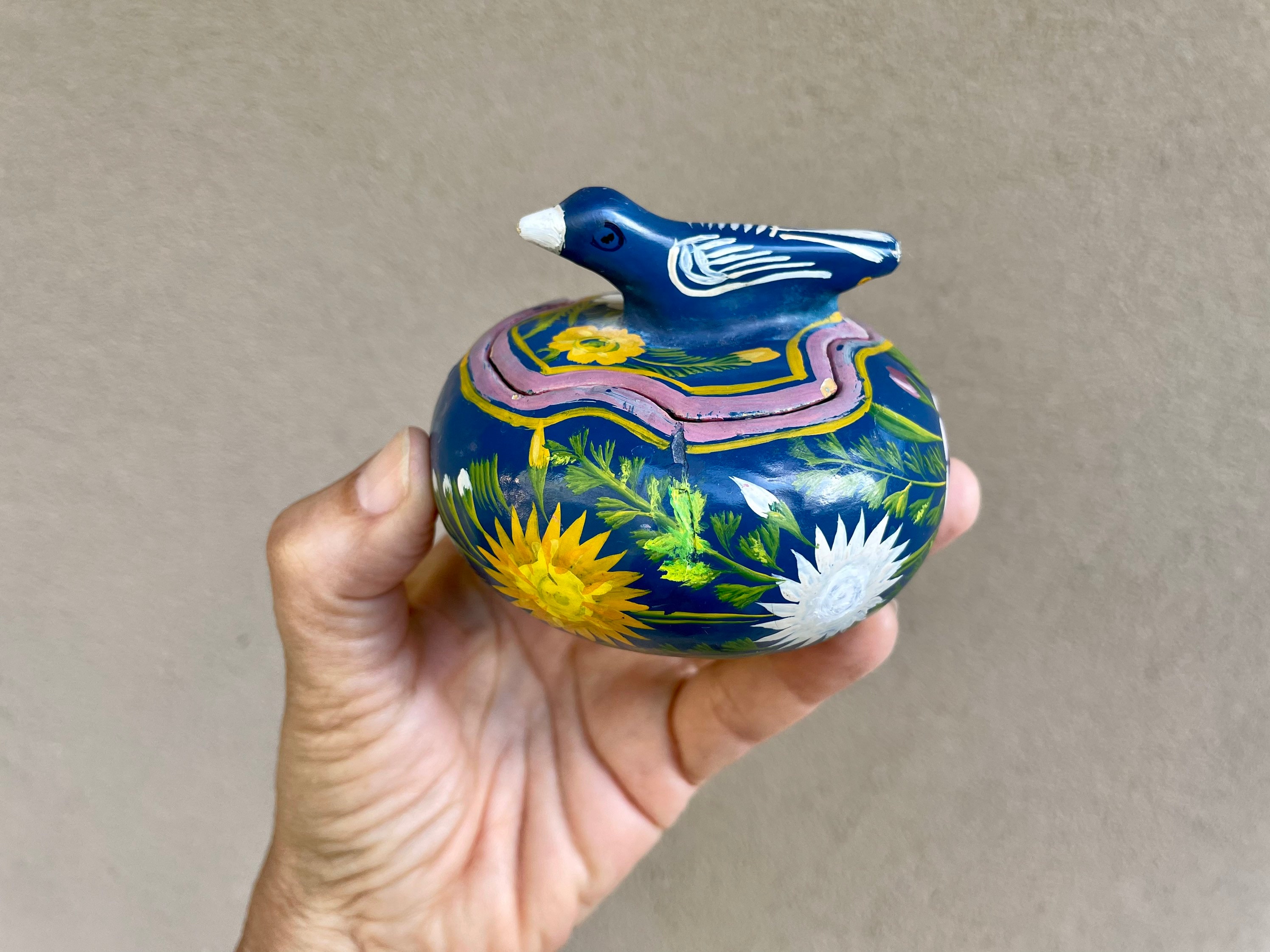 Vintage Small Olinala Mexican Lacquer Painted Gourd Trinket Box with ...