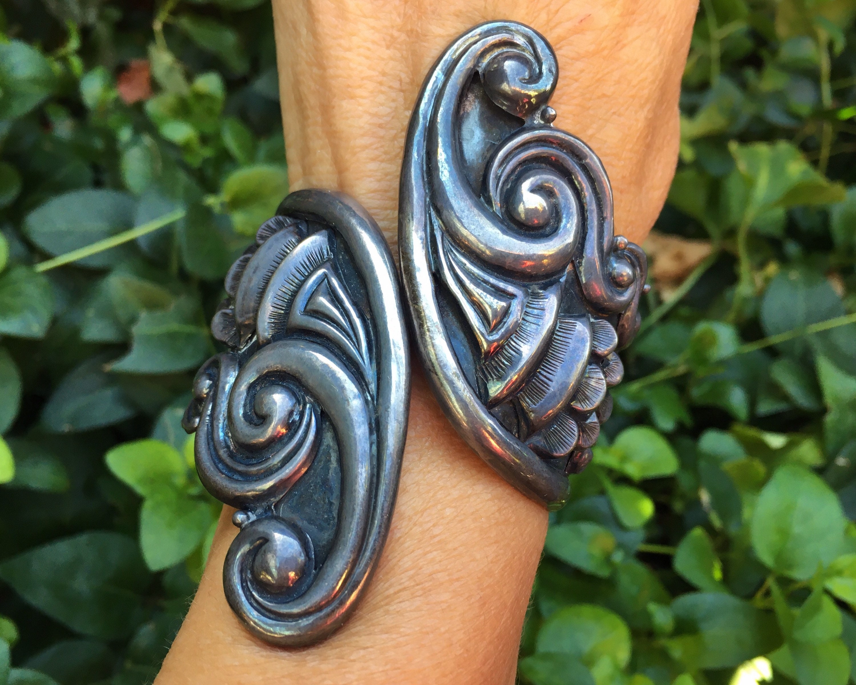 1940s Mexican 940 Sterling Silver Large Hinged Clamper Bracelet Vintage Chunky Bangle