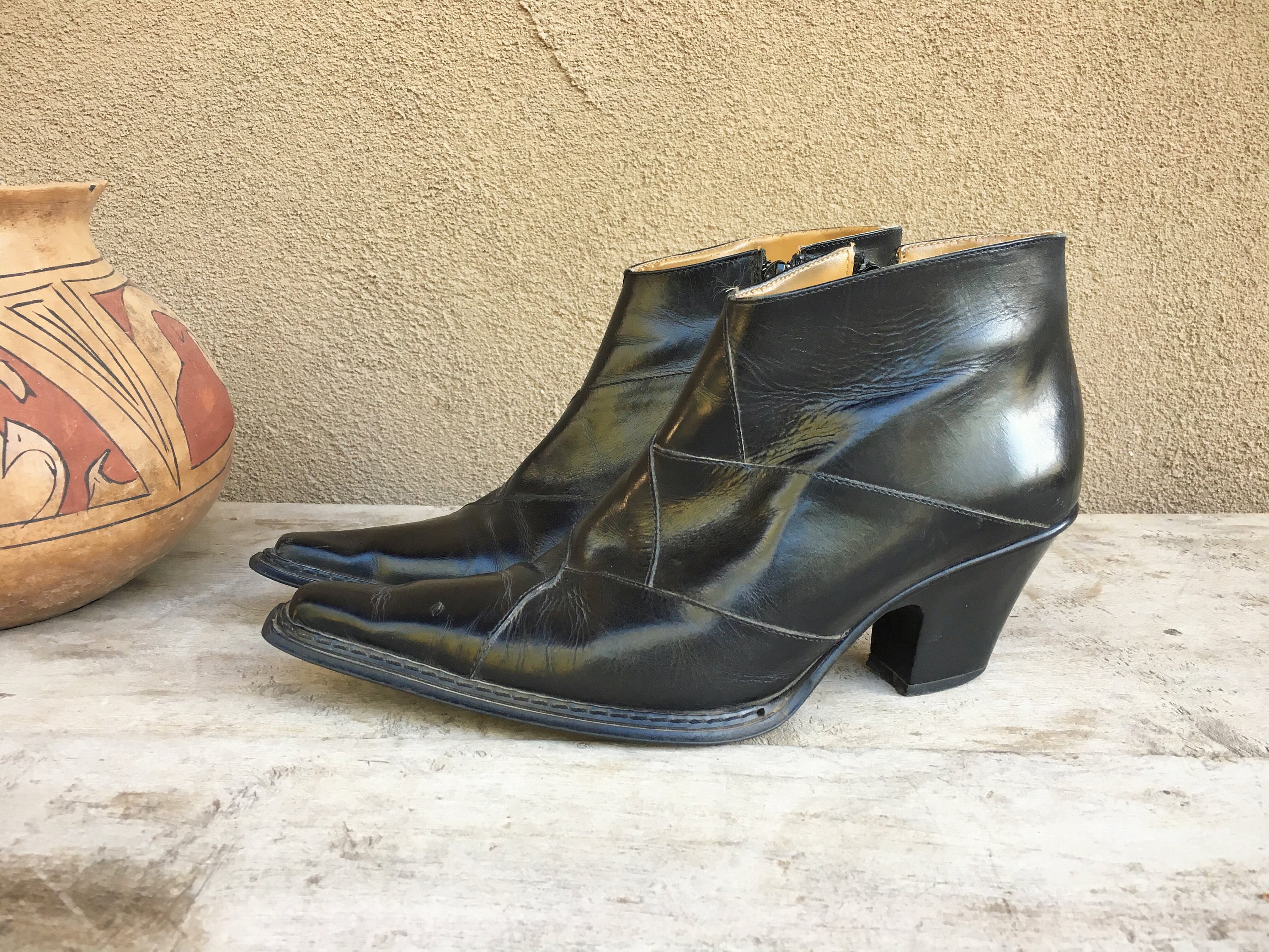 Vintage Women's size 9 Italian leather ankle boot, black leather short ...