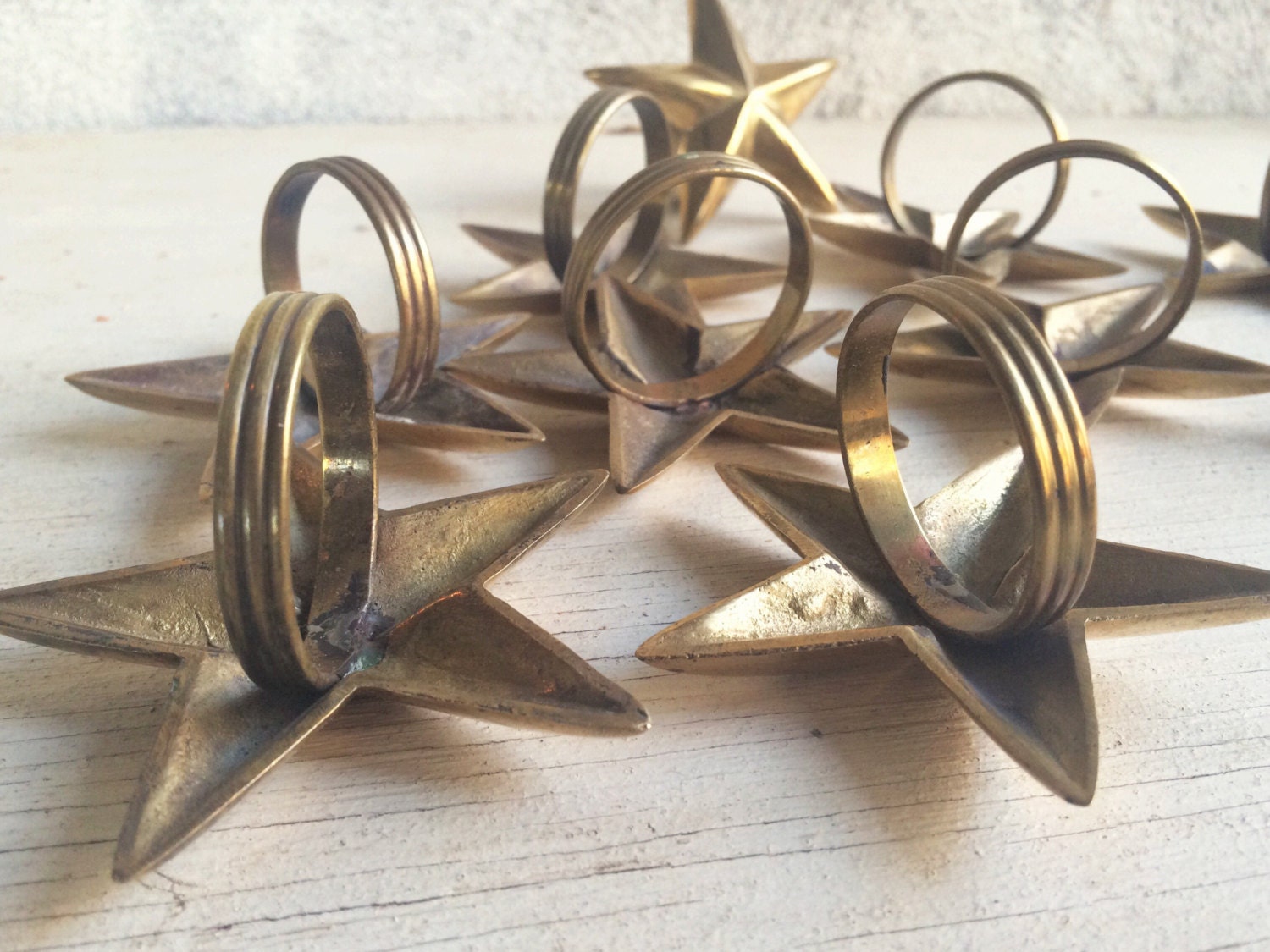 RESERVED for M. / Ten brass star napkin rings, holiday decor, golden ...