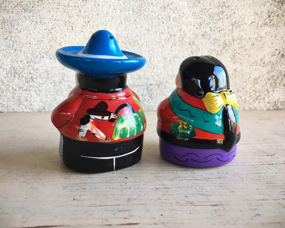 Mexican Pottery Man And Woman Salt And Pepper Shakers Kitchen Decor