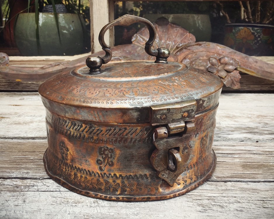 Vintage Chapati Box from India Hammered Etched Copper Metal Primitive ...