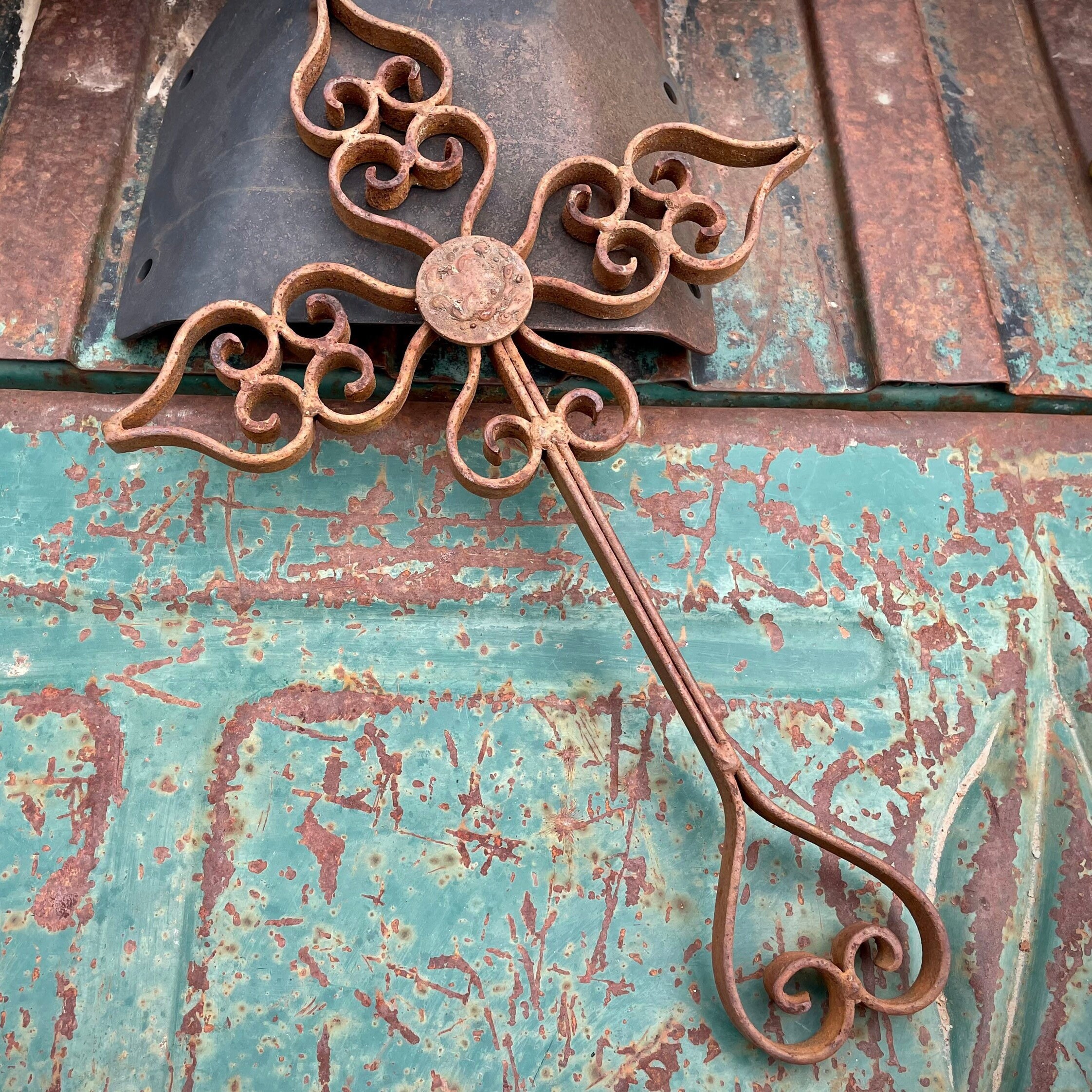 Vintage Distressed Rustic Metal Cross Wall Hanging Crucifix ...