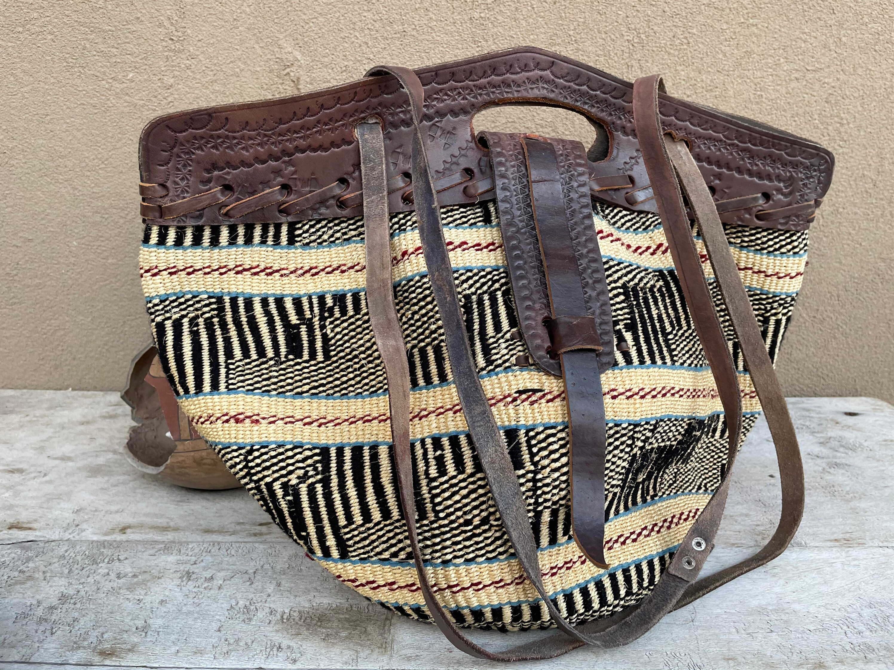 Vintage Large Beige Black Sisal Straw Purse with Leather Closure and ...