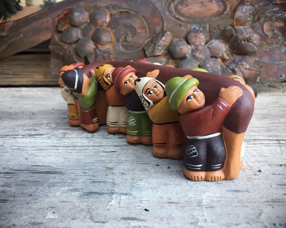 Peruvian Pottery Figurine Carrying the Cross Penitente Semana Santa ...