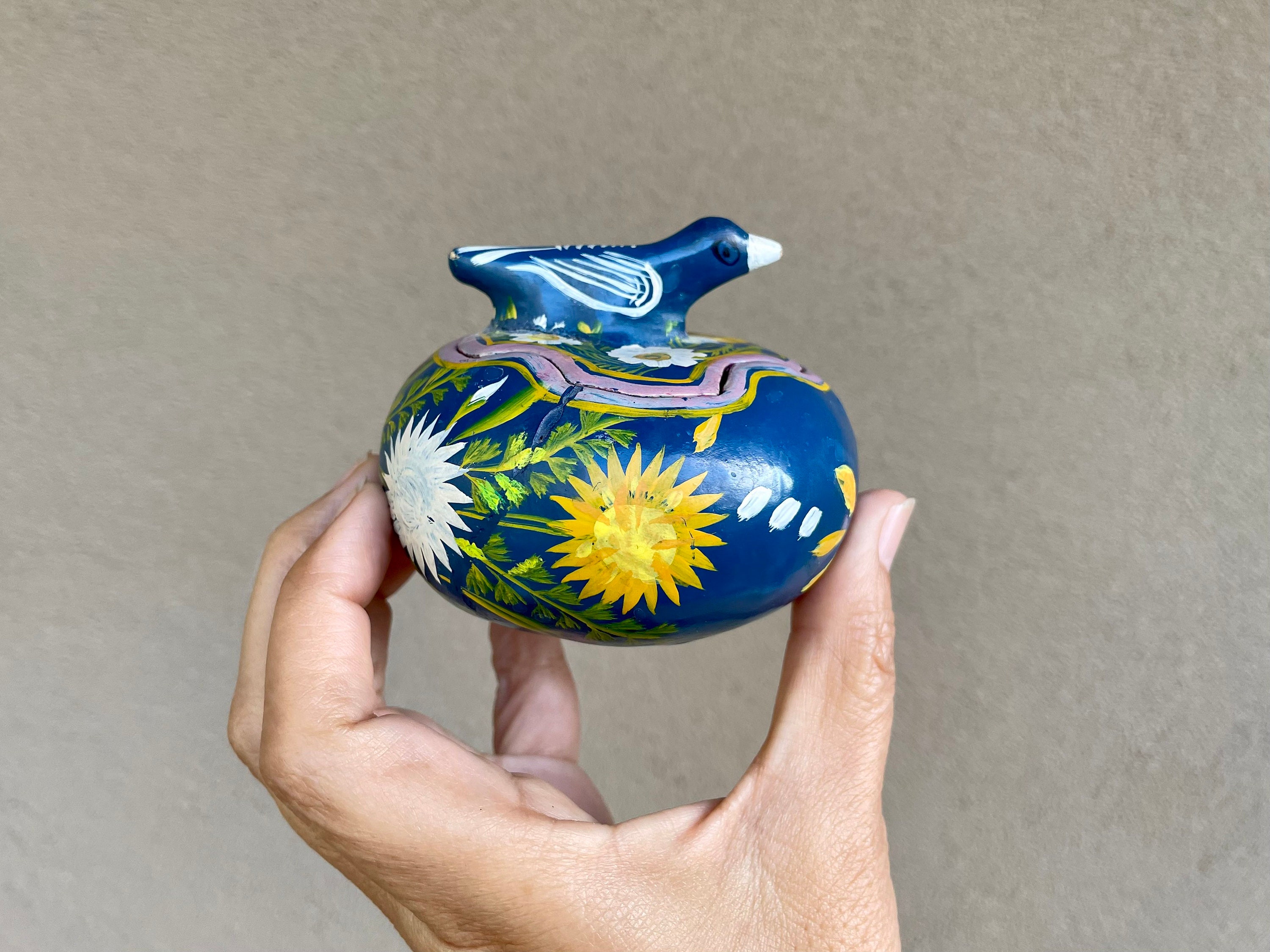 Vintage Small Olinala Mexican Lacquer Painted Gourd Trinket Box with ...