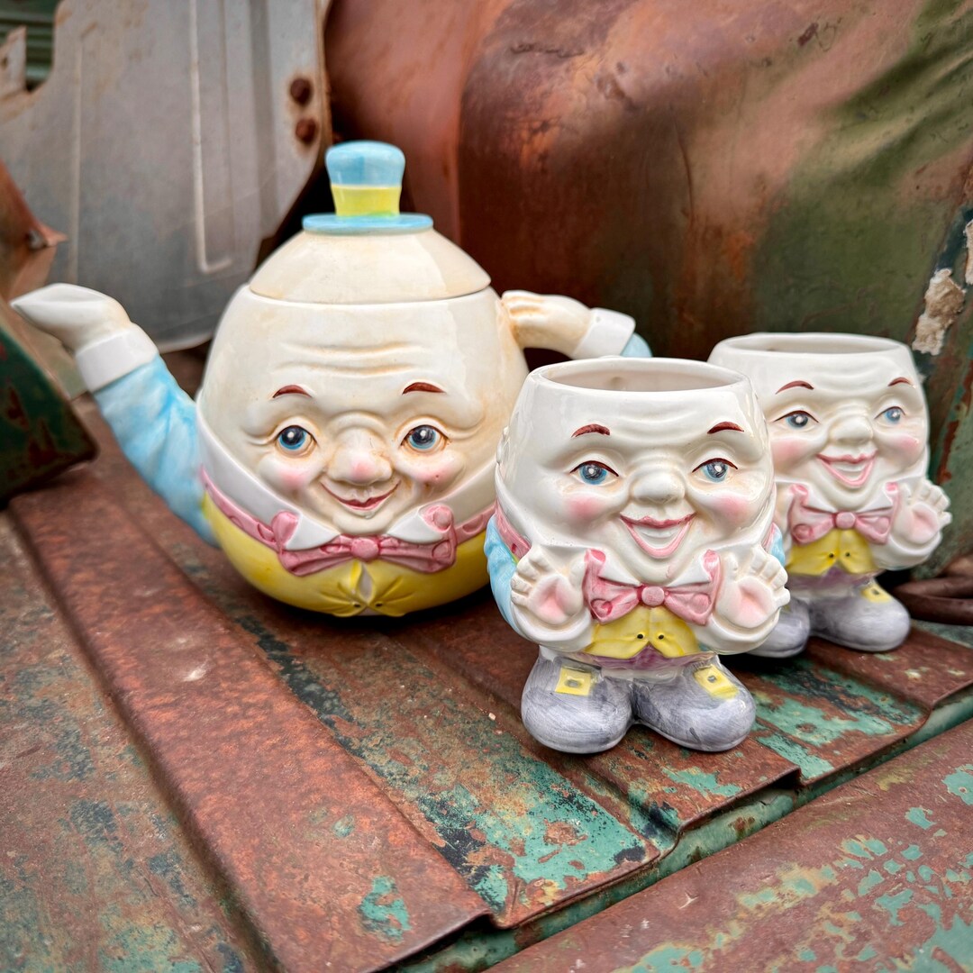Vintage Humpty Dumpty Teapot and Two Mugs, Teacup Collection, Retro ...