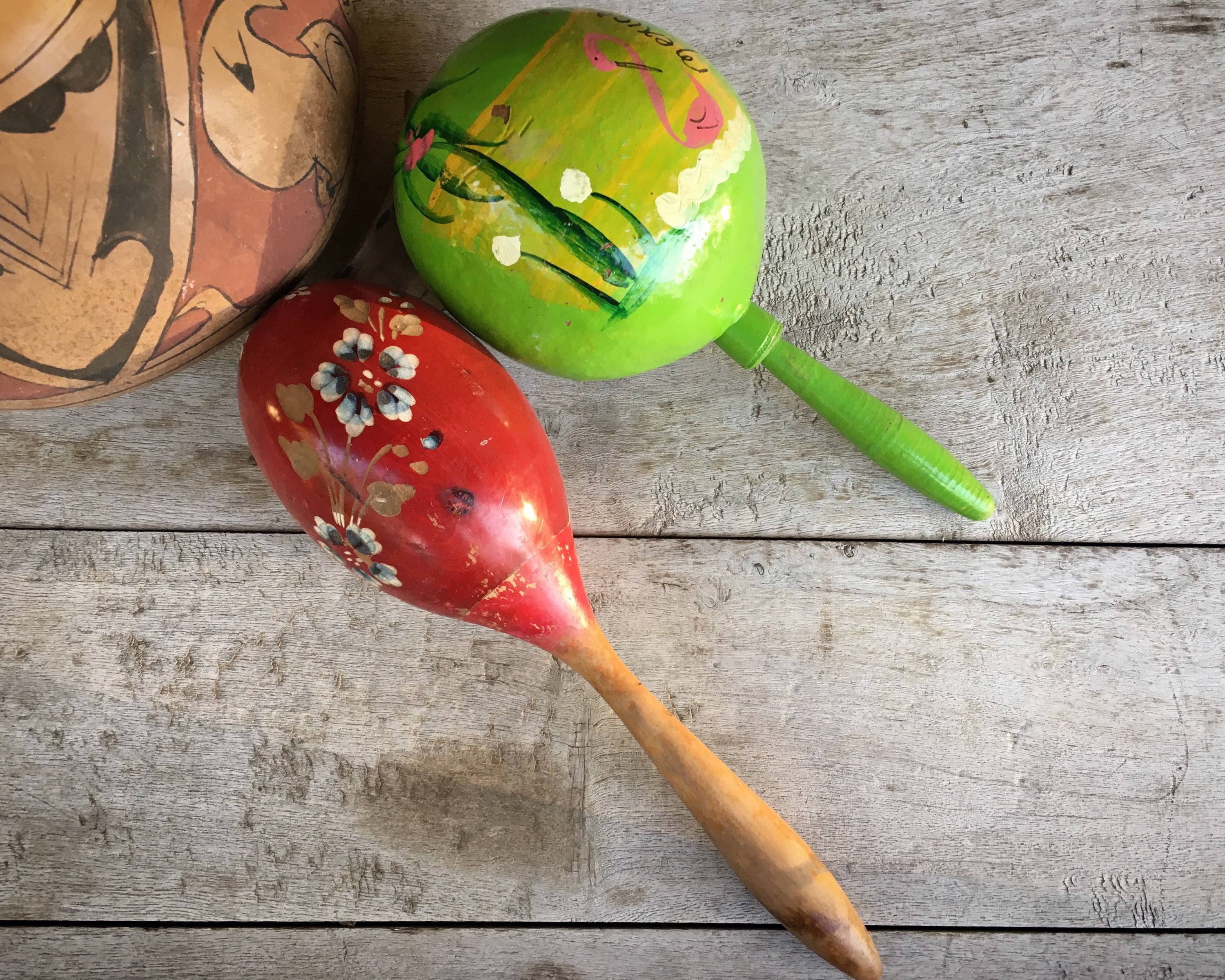 Two Mismatched Red and Green Maracas Mexican Souvenirs, Vintage Rattles ...