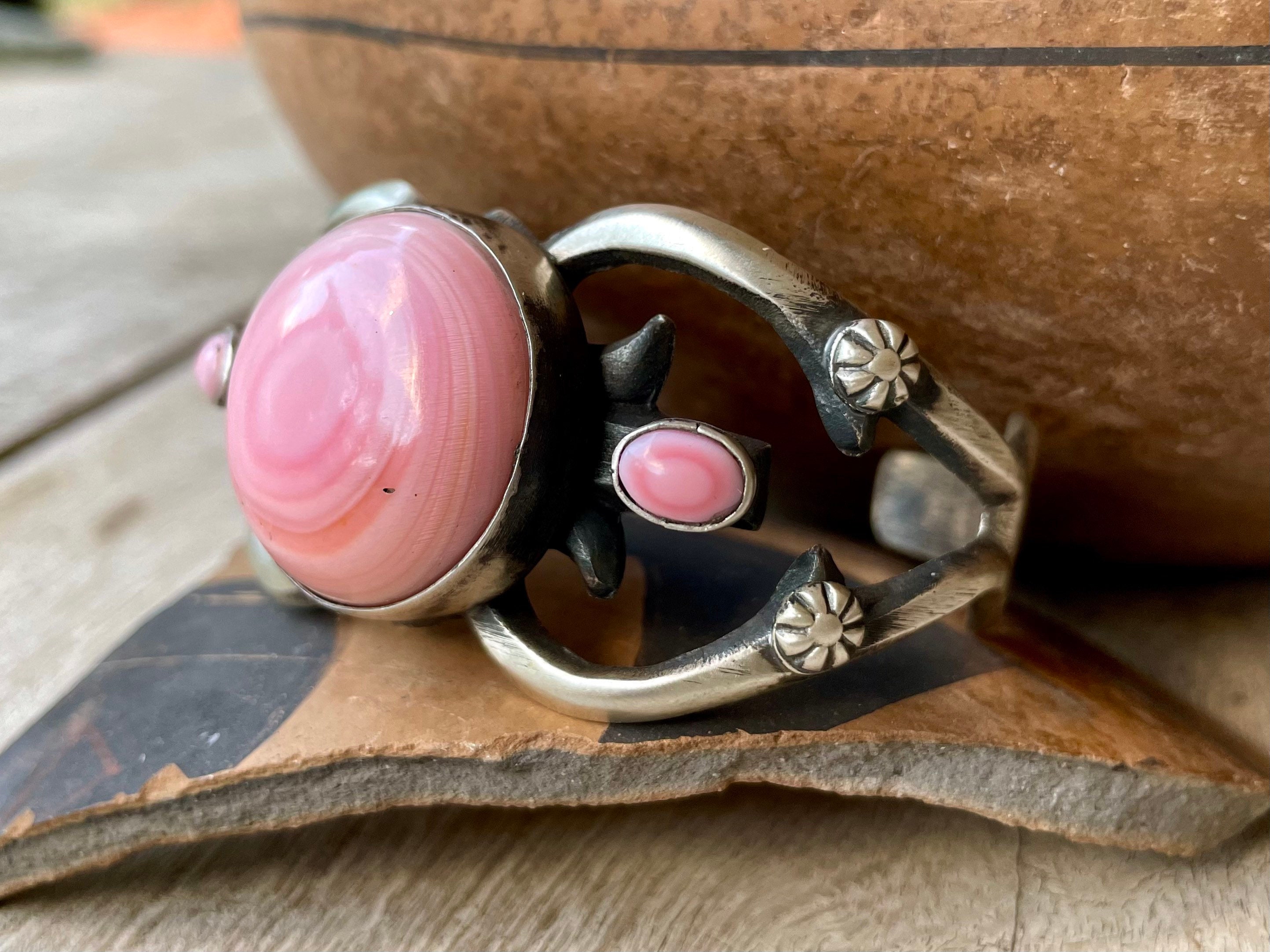 49g Sterling Silver Pink Conch Cuff Bracelet By Navajo Chimney Butte