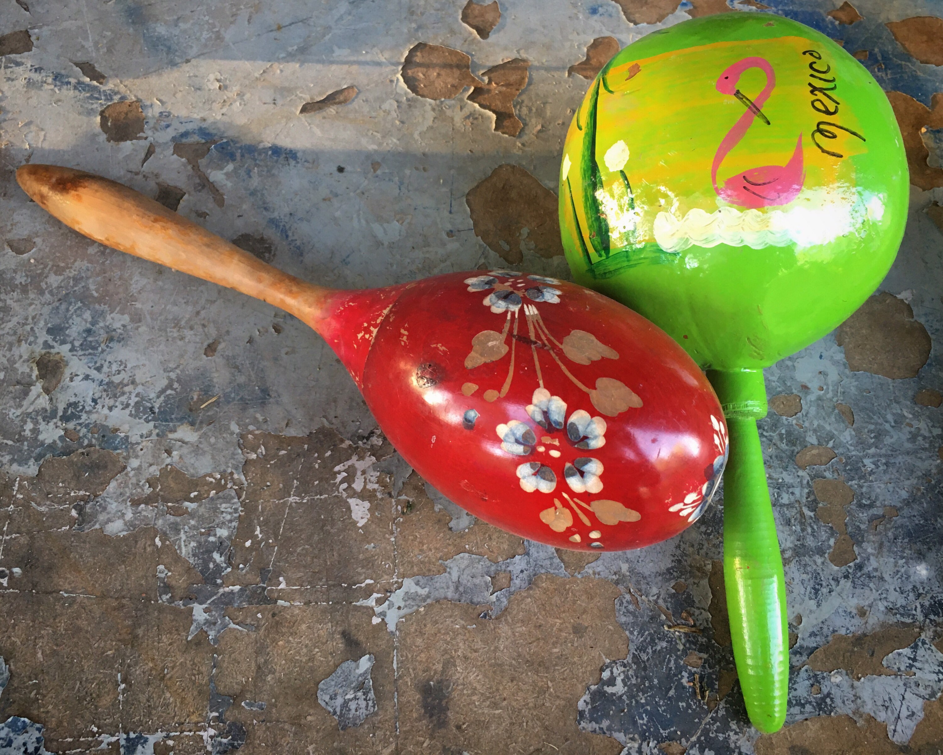 Two Mismatched Red and Green Maracas Mexican Souvenirs, Vintage Rattles ...
