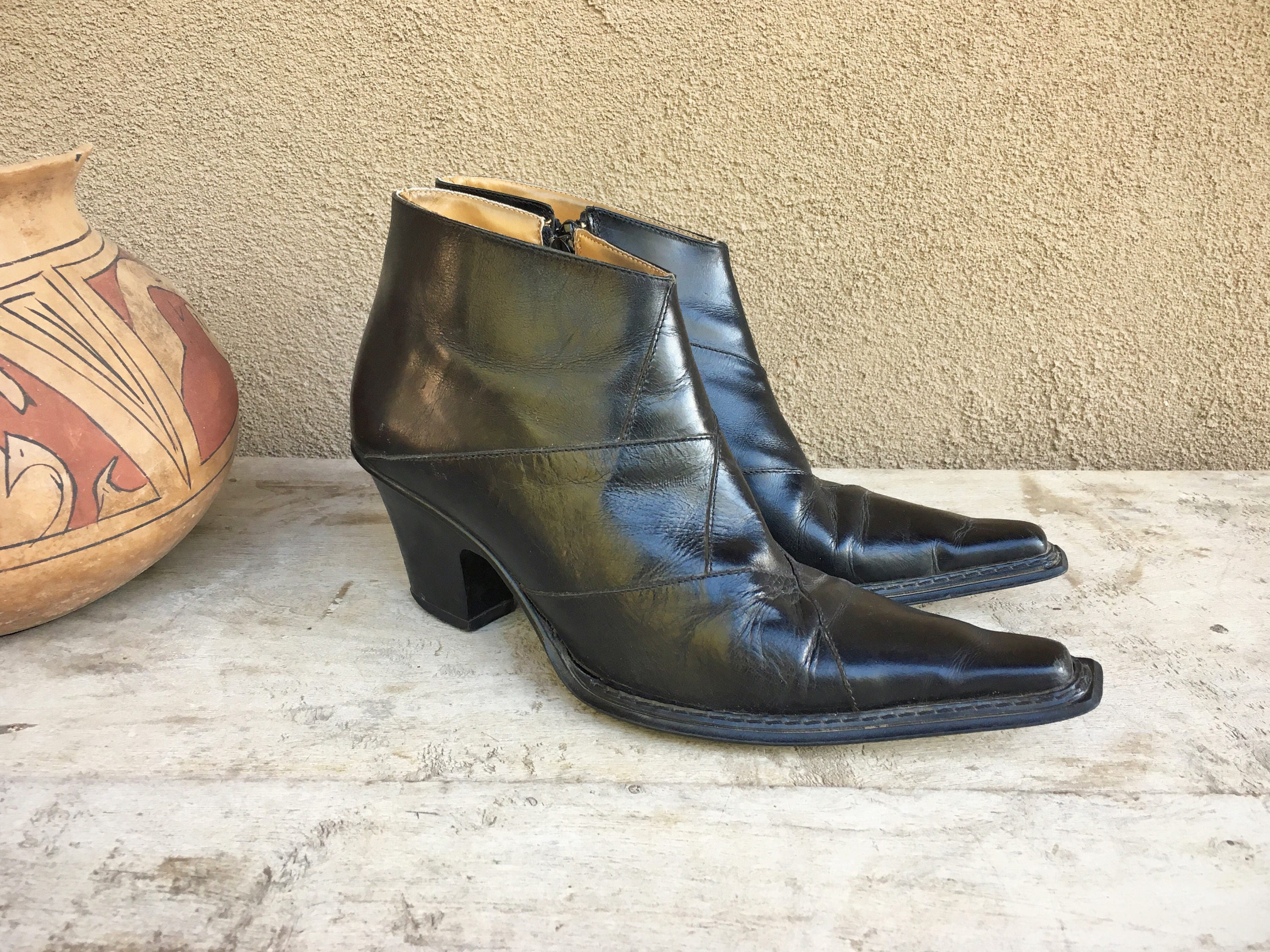 Vintage Women's size 9 Italian leather ankle boot, black leather short ...