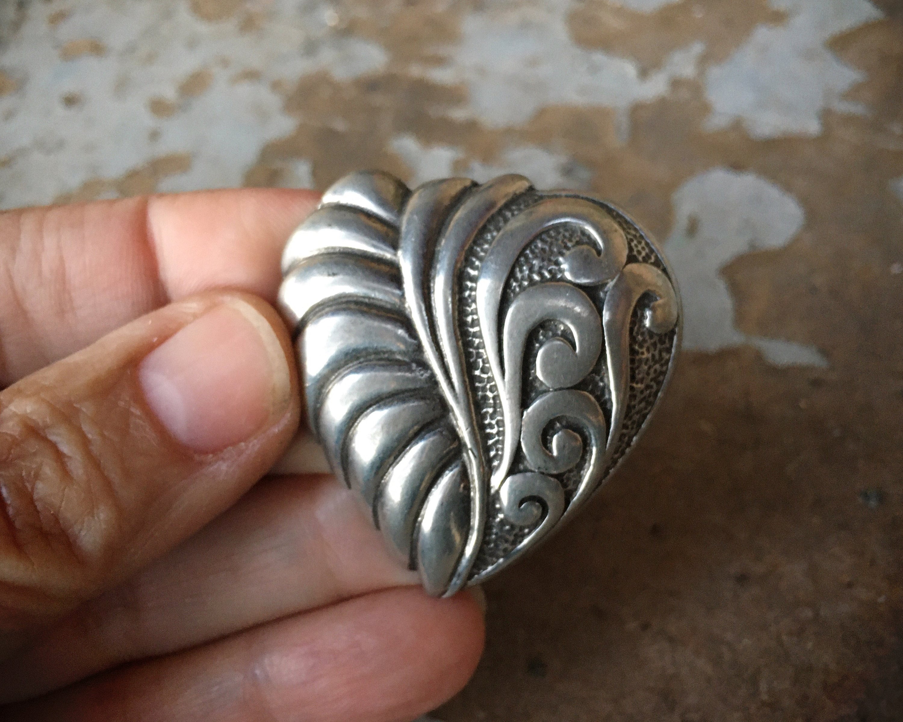 Vintage Pewter Heart Pin Brooch For Women Silver Tone Friendship Jewelry T Idea For Friend
