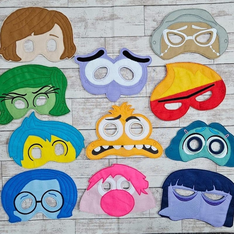 Riley Adult Costume - Etsy UK