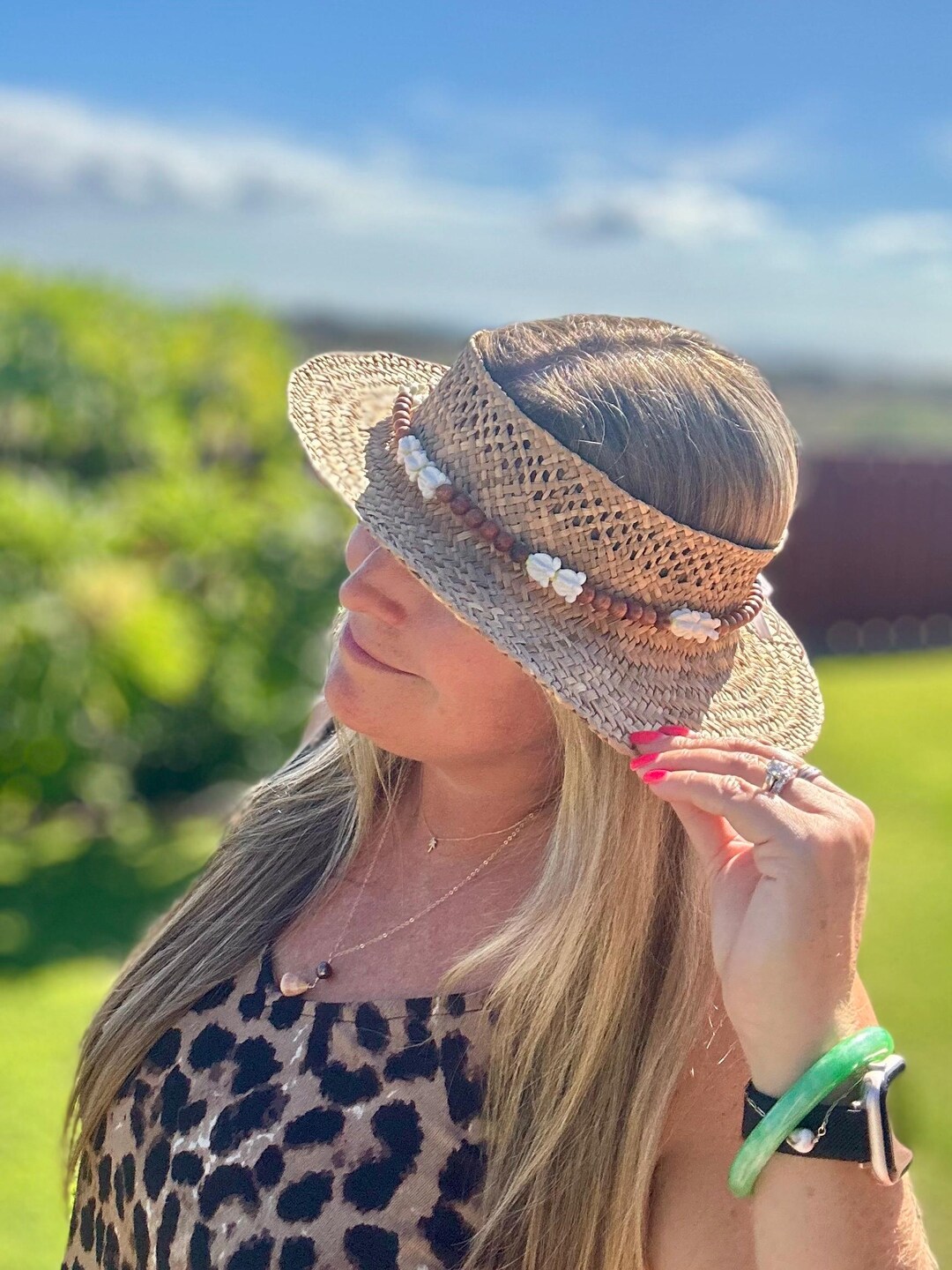 Hawaiian Hat Lei Charm: Pikake or Crown Flowers, Sandalwood Beads - Etsy