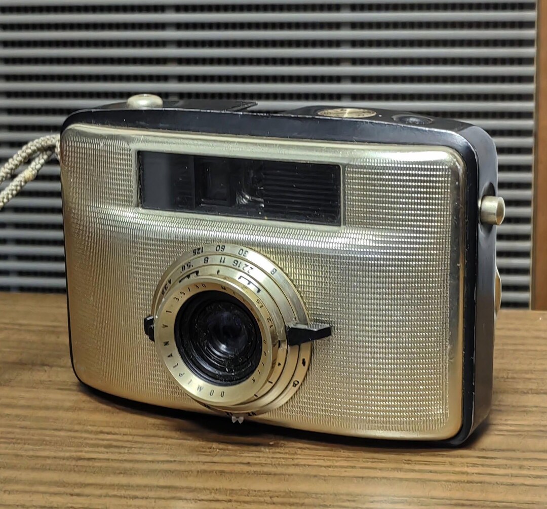 Serviced Pentacon Welta Penti I (black/gold) Camera With a Red Ready ...