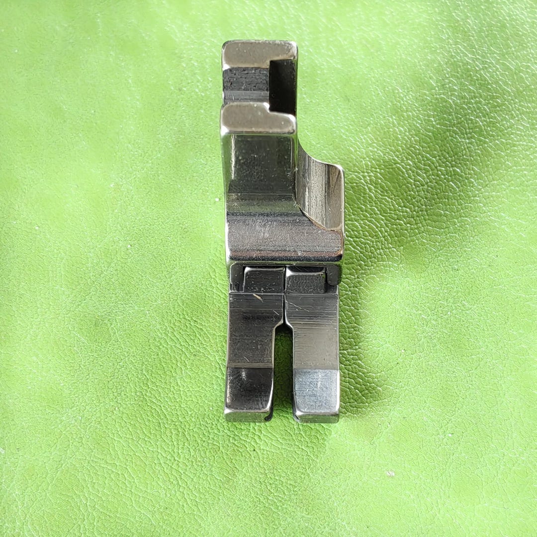 2 in 1 Right and Lungs Compensating Presser Foot #230 for Industrial ...