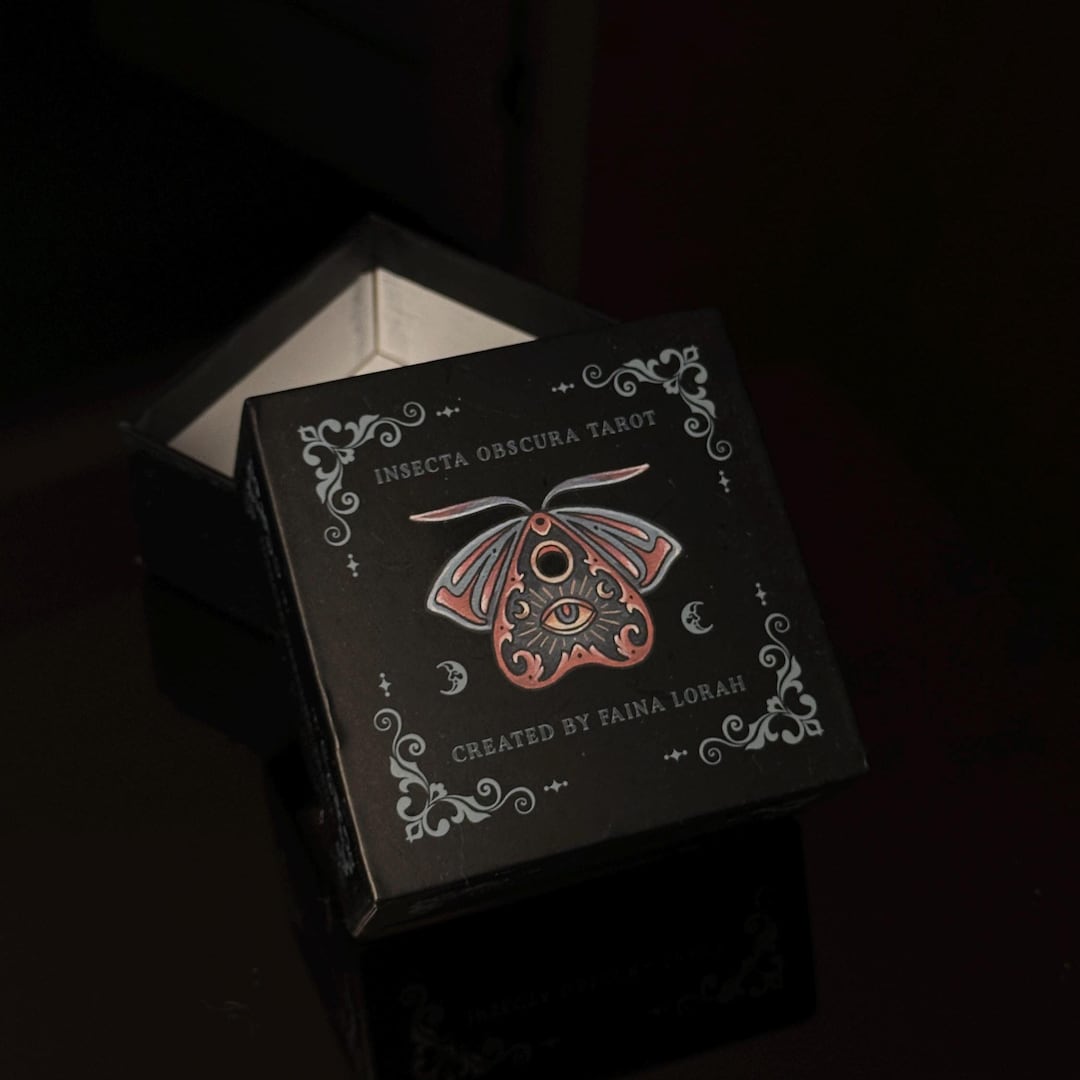Insecta Obscura Taro Deck – Gothic Moth Tarot, Occult Insect Cards With ...