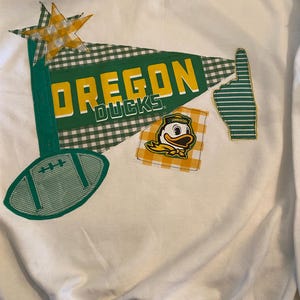 Oregon Pennant Crew Neck - Etsy