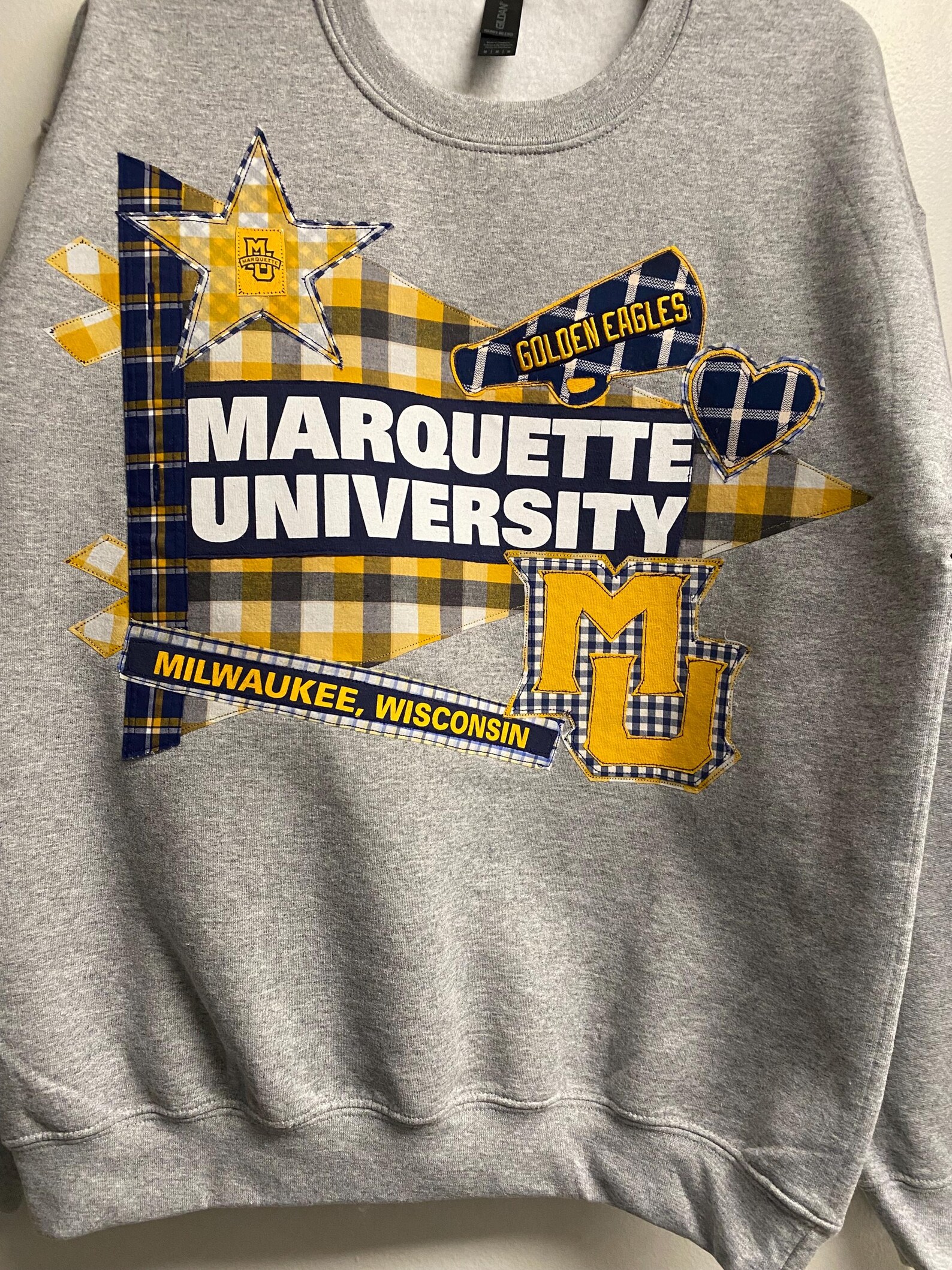 Marquette Pennant Crew Neck - Etsy