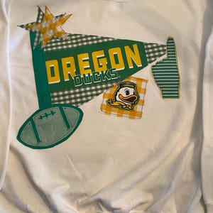 Oregon Pennant Crew Neck - Etsy