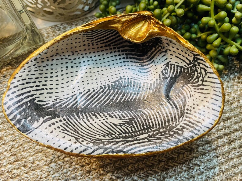 Decoupage Clam Shell Art: Retro Comic Lips Jewelry Dish - Etsy