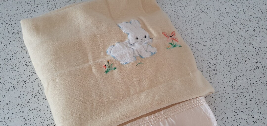 Bunny...1960s Vintage Onkaparinga Pure Wool Cot Blanket or Bunny Rug - Etsy
