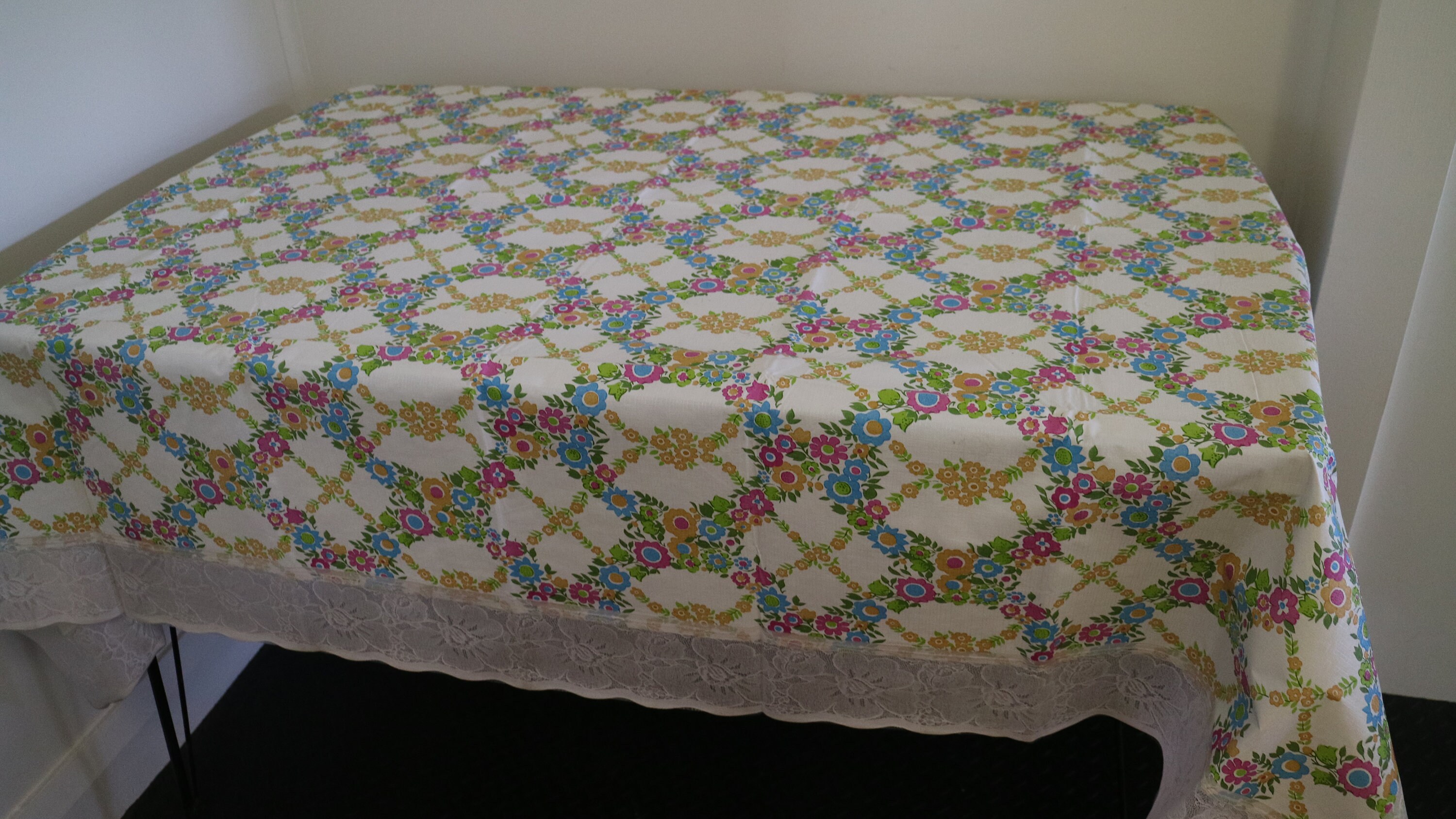 Flowers and Lace...1970s Vintage Pvc Tablecloth With Plastic | Etsy