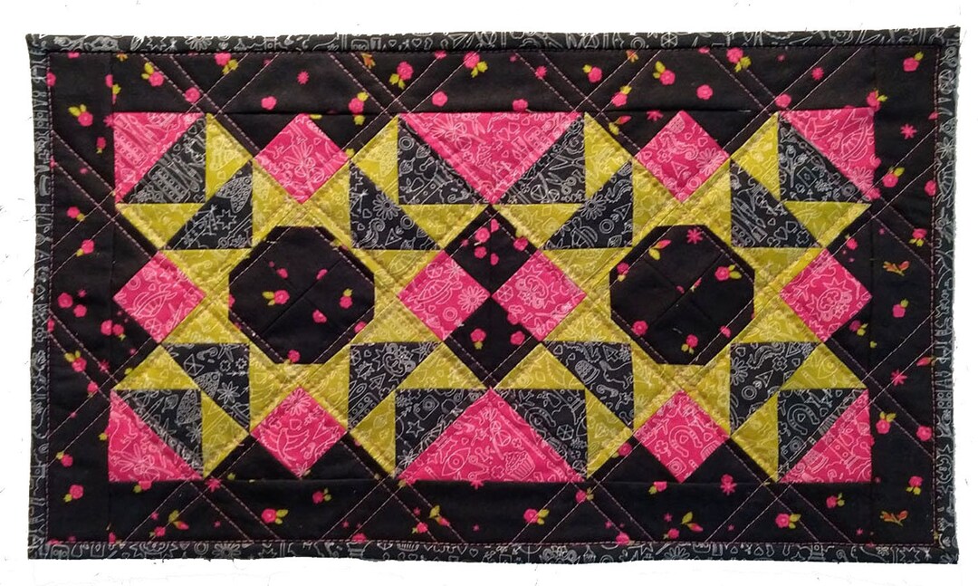 BL157 Blooming Onion Quilt Pattern Modern Table Runner Accuquilt GO ...