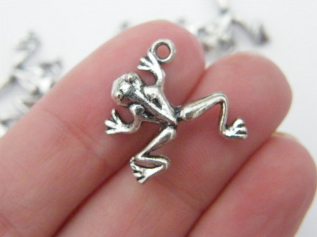 8 Frog Charms Antique Silver Tone A64 - Etsy