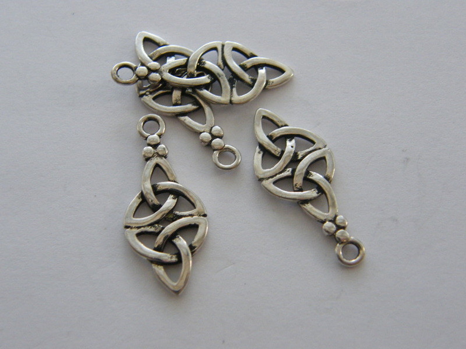BULK 10 Celtic Knot Charms Antique Silver Tone R102 - Etsy