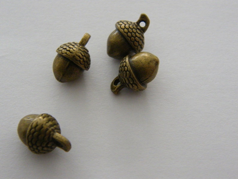 6 Acorn Charms Antique Bronze Tone L105 - Etsy