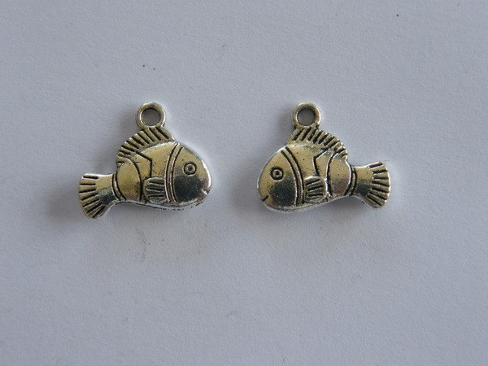 BULK 30 Clown Fish Charms Antique Silver FF34 - Etsy