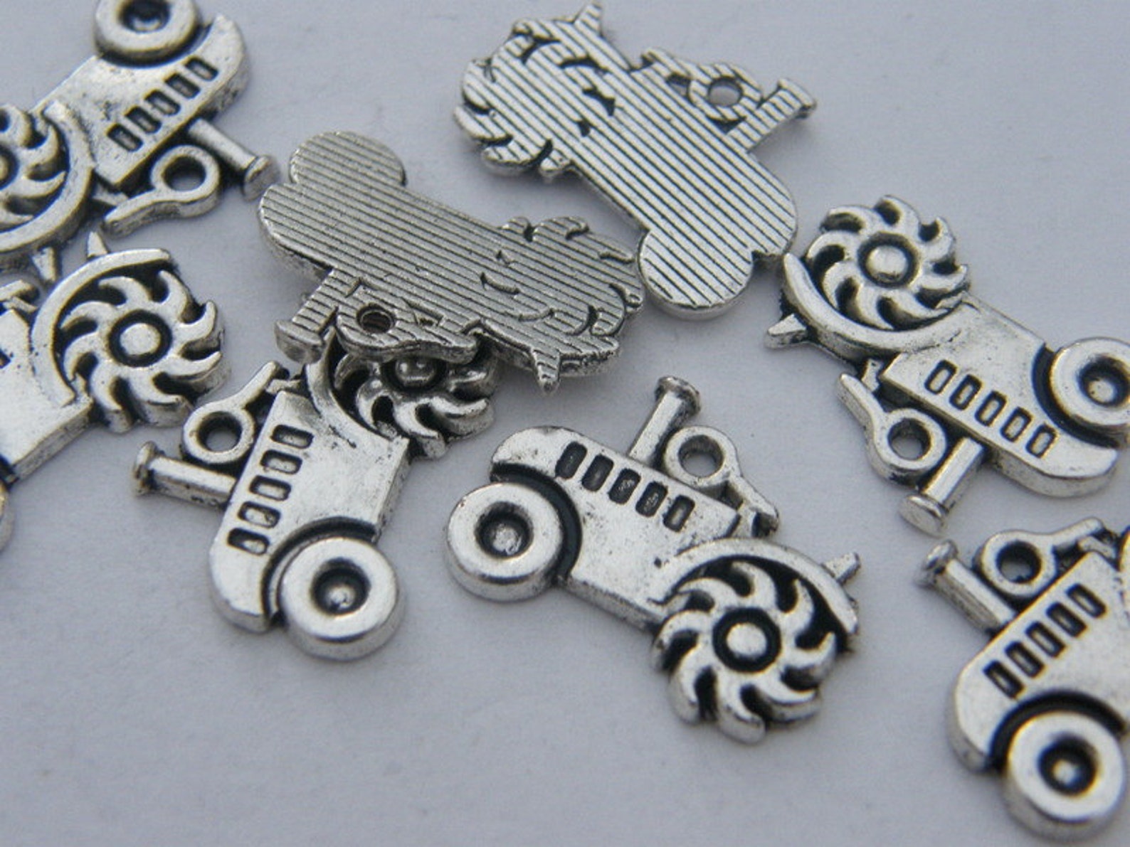 8 Tractor Charms Antique Silver Tone TT3 - Etsy